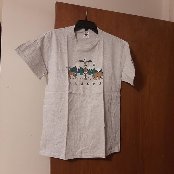 Delta | Shirts | New Delta Vintage 9s Animal Nature Art Alaska Bear ...
